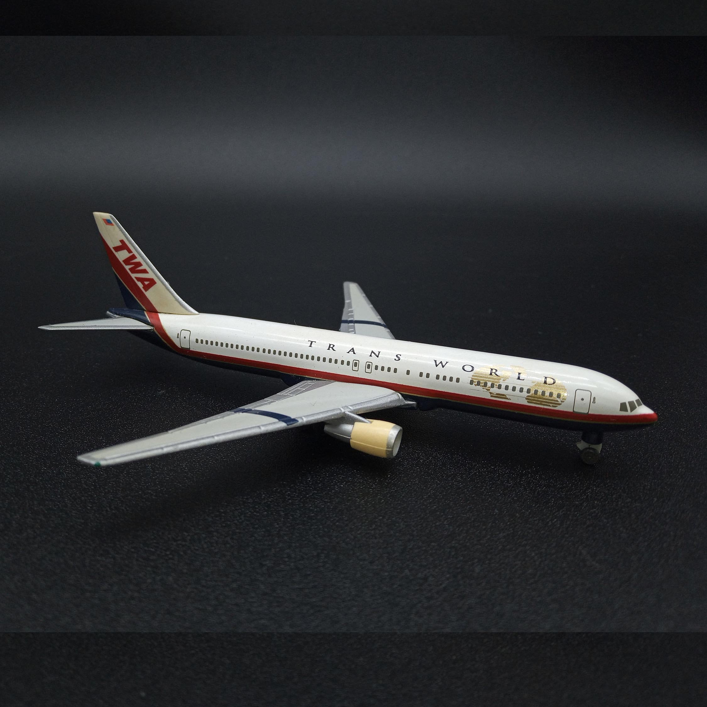 Miniature Model Airplane Collection TWA Boeing 767-300 1:500 Herpa ...
