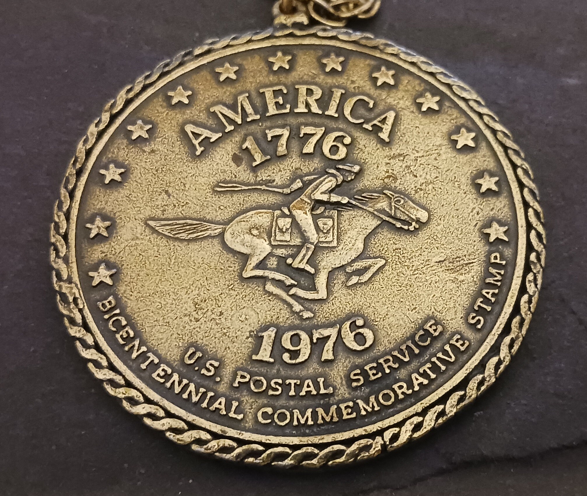 Postal Bicentennial 1776 to 1976, 10 Cents Stamp Medal. 14 KT. HGE ...