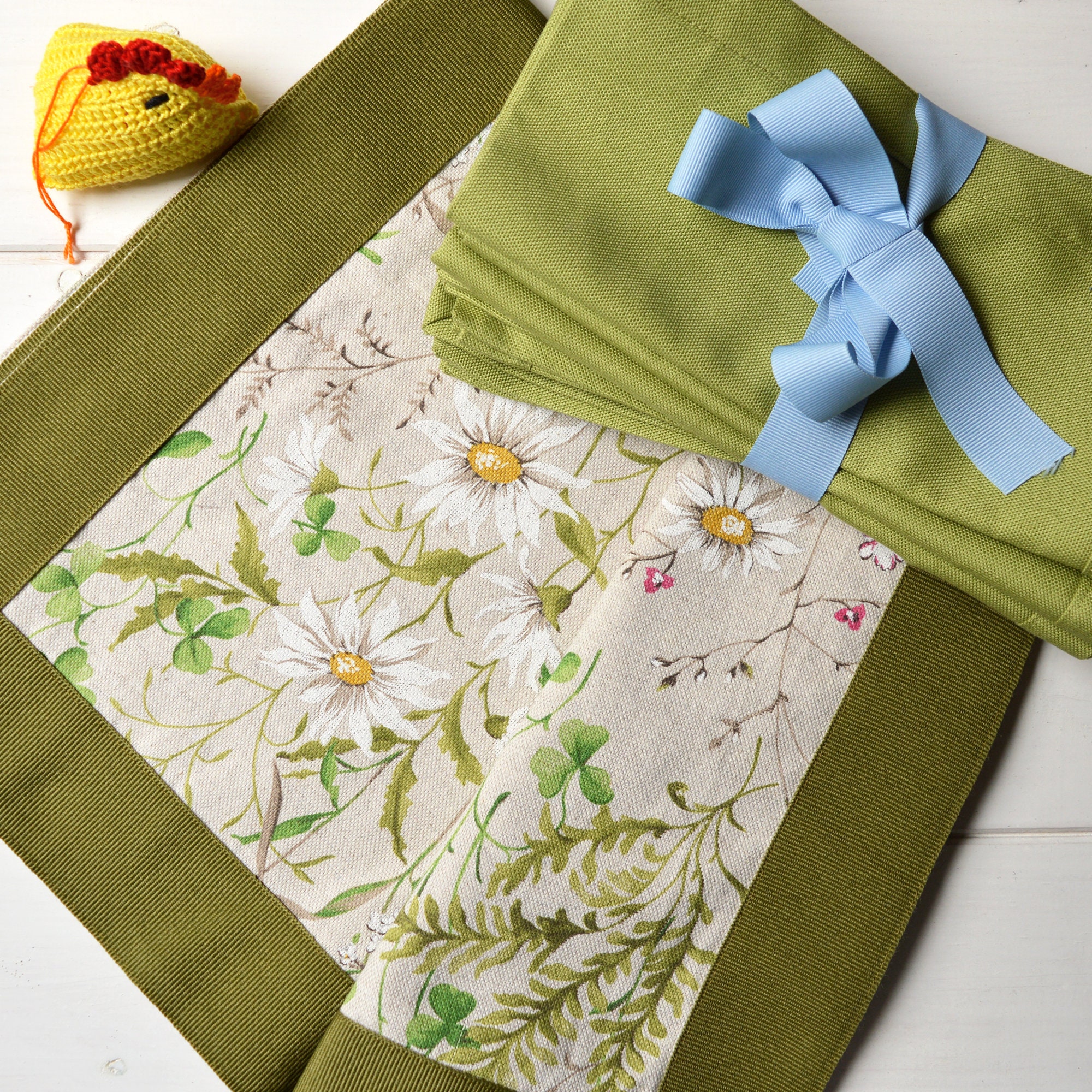 Table runner flower table runner four-leaf clover spring | Etsy