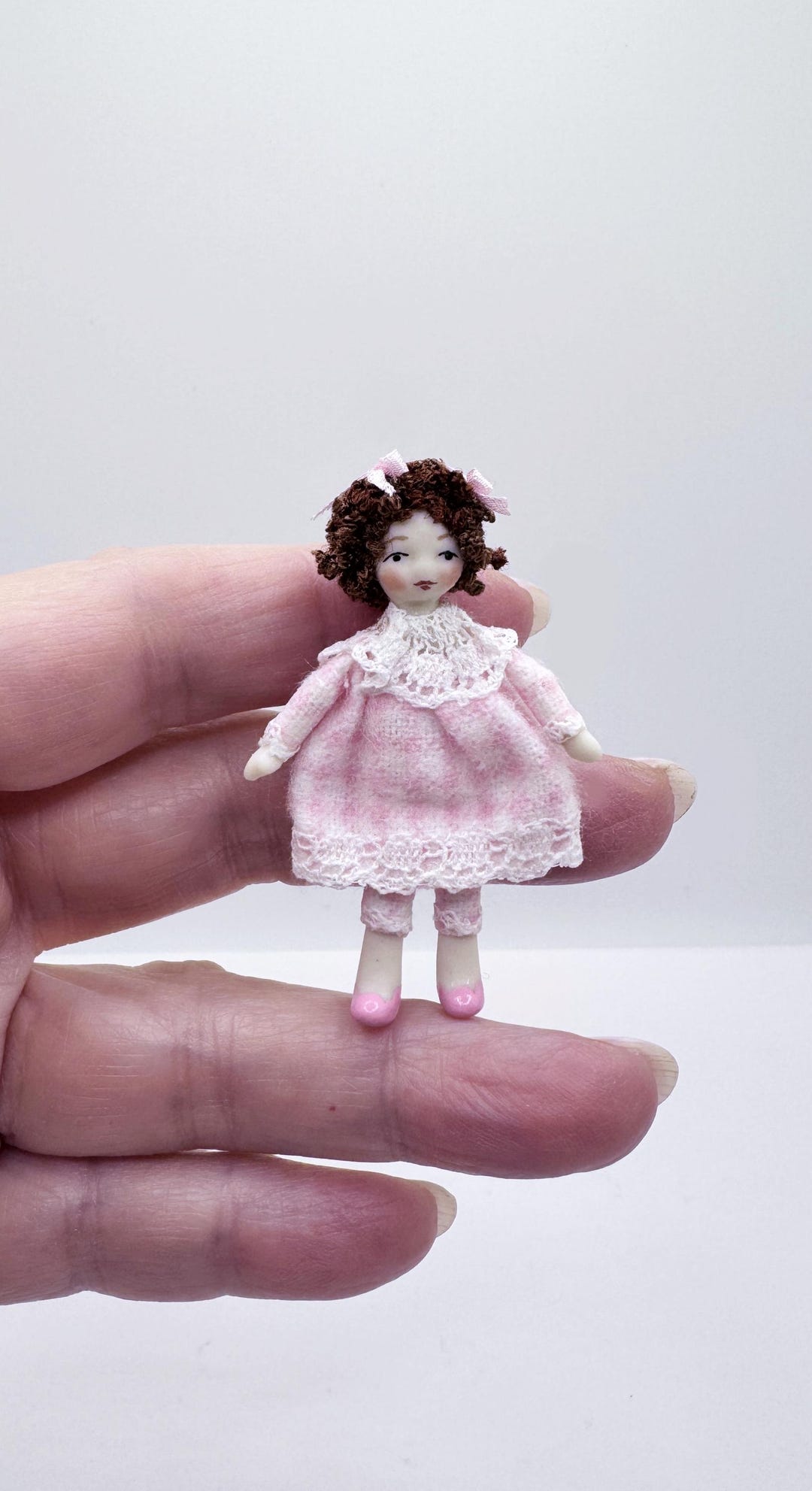 1:12 Edith Hicks Porcelain Rag Doll Series Sits or Stands Retired ...