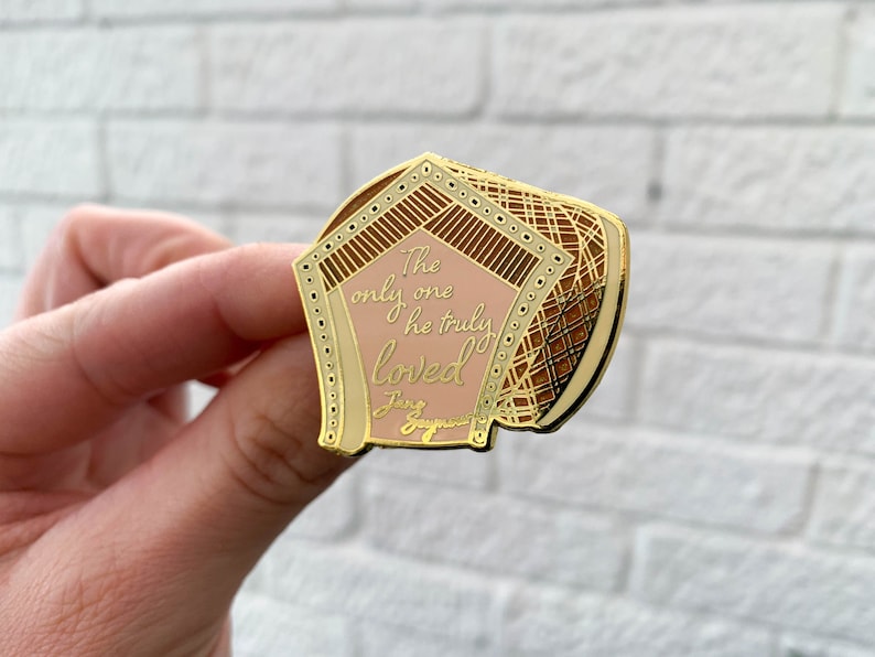 Jane Seymour SIX the Musical Enamel Lapel Pin Badge - "the Only One He ...