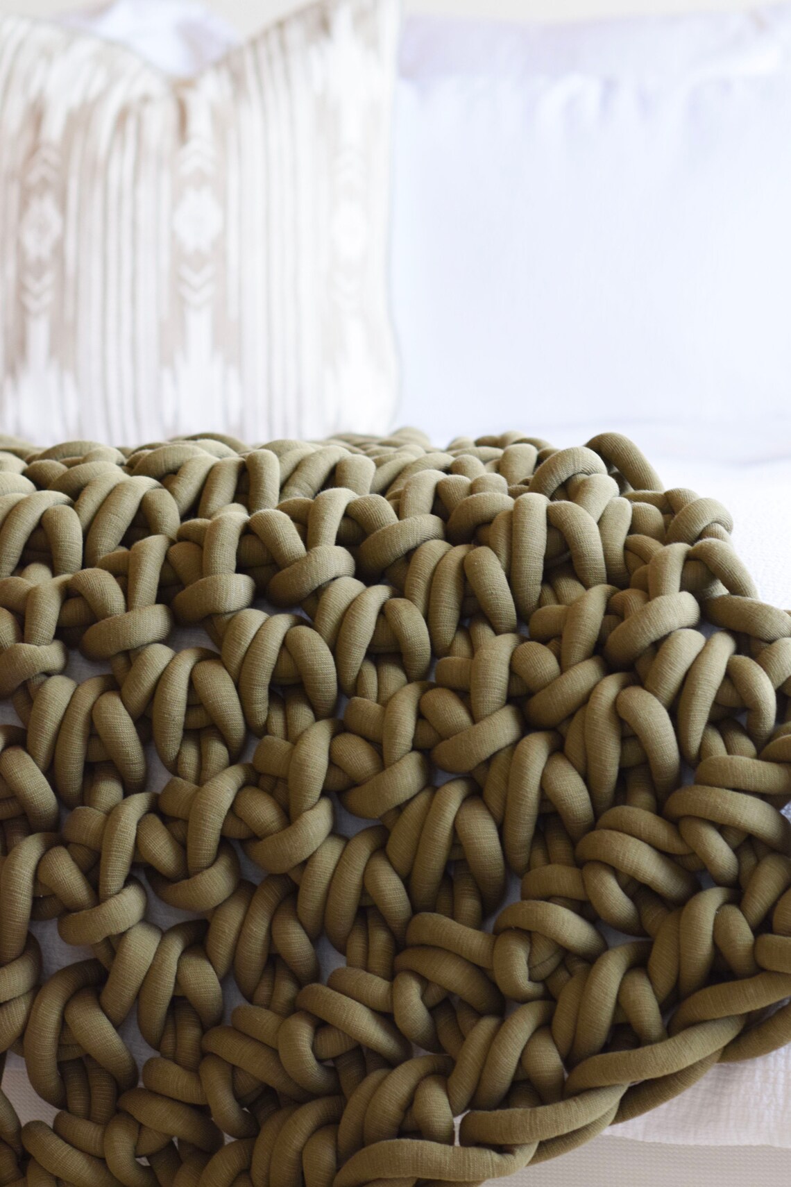 Big Yarn Crocheted Blanket, How to Hand Crochet A Big Blanket, Tutorial ...