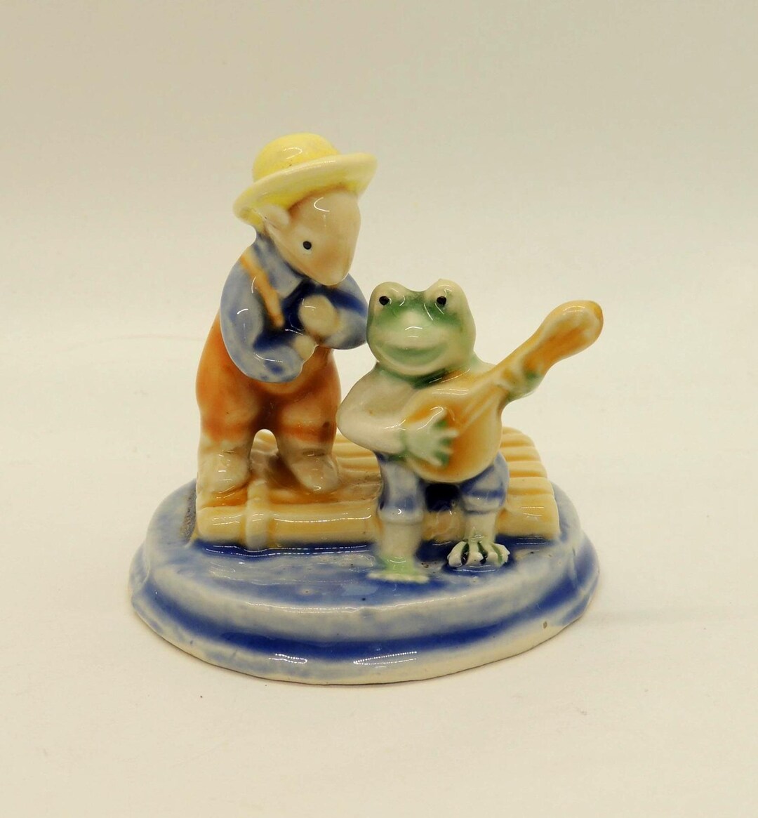Vintage Frog and Squirrel Friends Figurine, Frog Playing Banjo, Frog ...