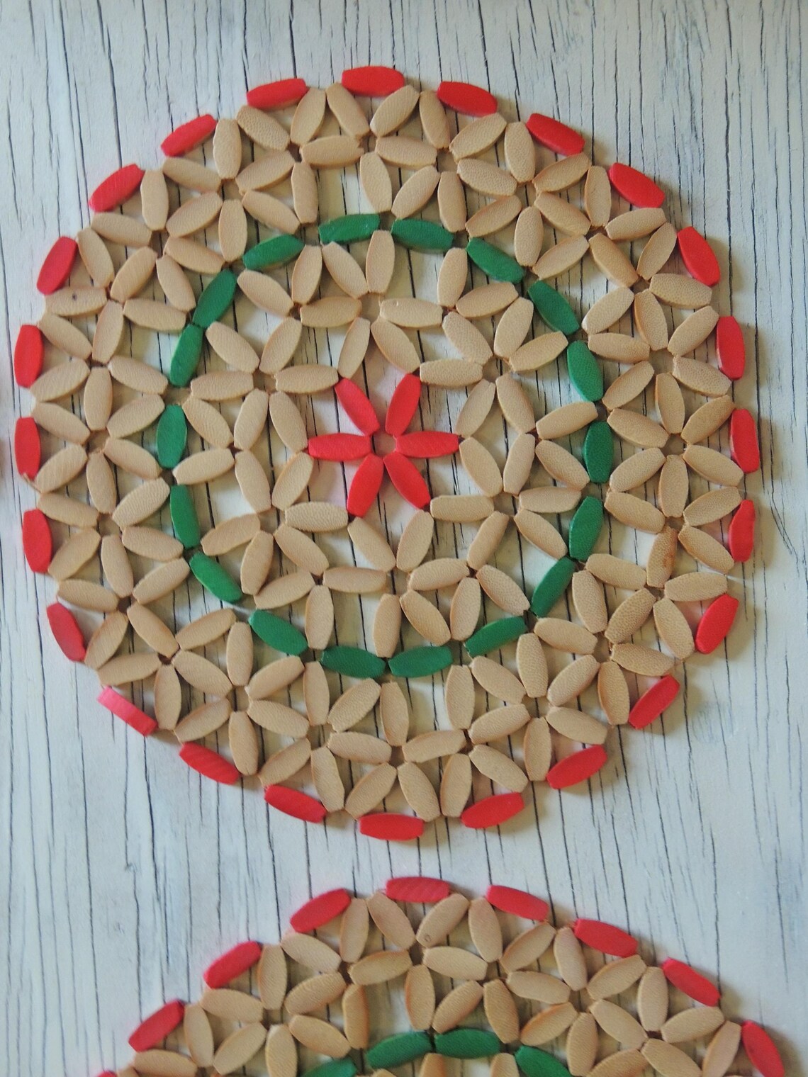 Set of 4 Round Wood Beaded Trivets, Natural Red Green, Retro Wood ...