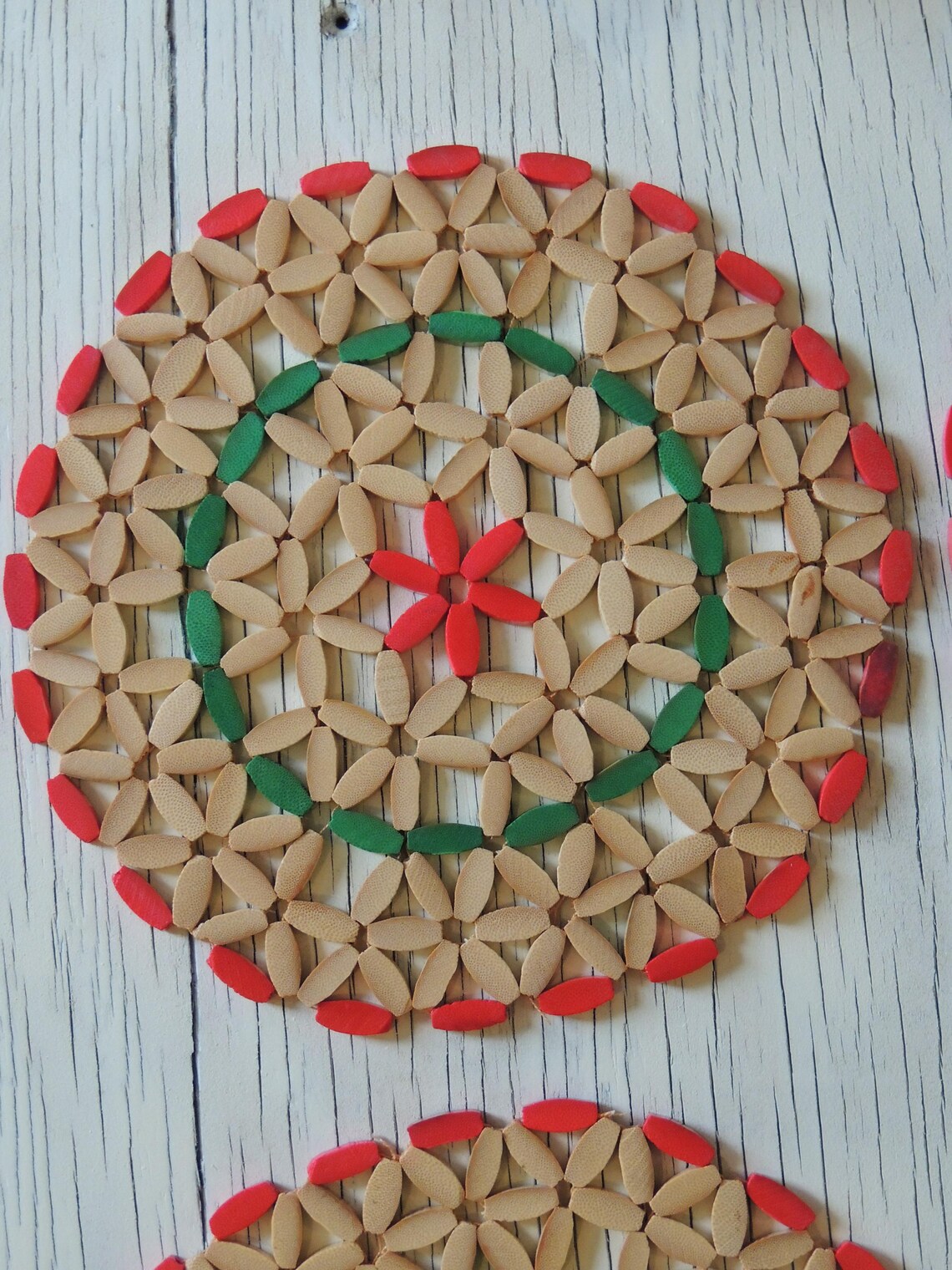 Set of 4 Round Wood Beaded Trivets, Natural Red Green, Retro Wood ...