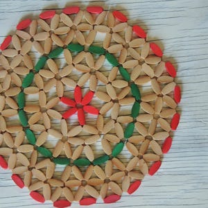 Set of 4 Round Wood Beaded Trivets, Natural Red Green, Retro Wood ...