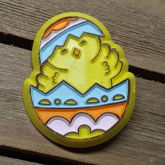 VTG Hallmark Cards Pin Baby Chick Hatching - Gem