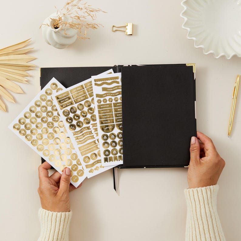 Flora II 2026 Weekly Planner – Luxury Gold Foil Diary, 12 Month Weekly ...