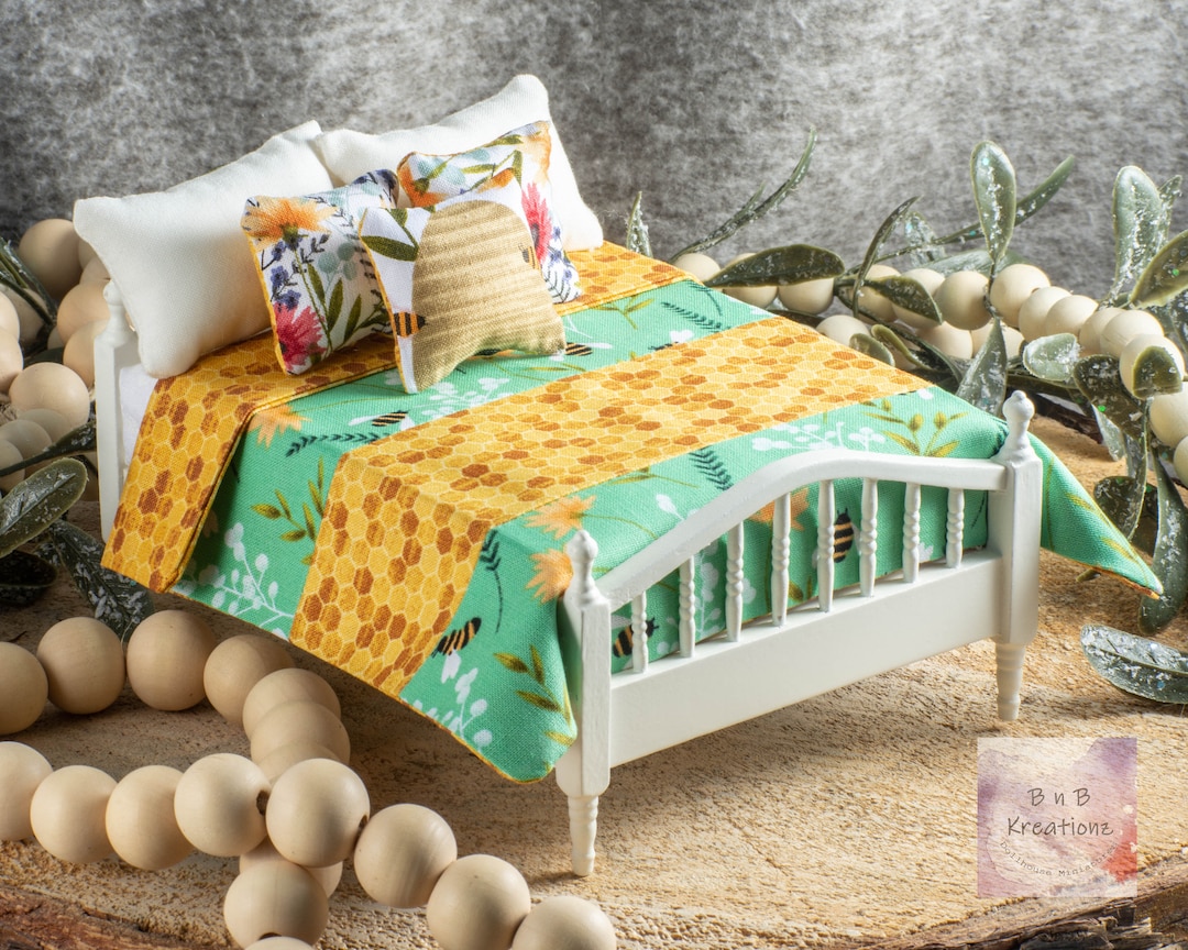 Miniature Bedding Set in Honeybee Theme for 1:12 Scale Dollhouse ...