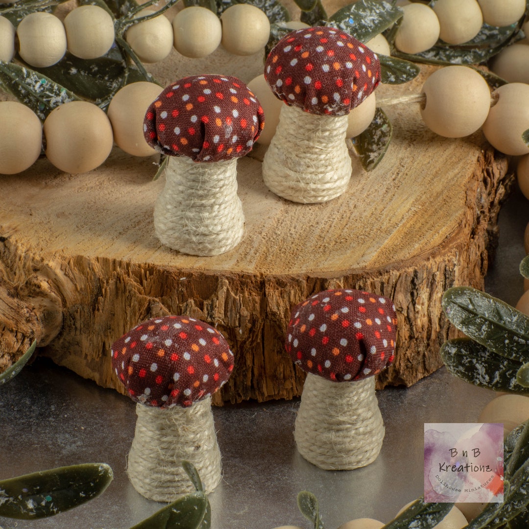 Miniature Mushroom Scratching Post Red & Rust Dollhouse Miniature 1:12 ...