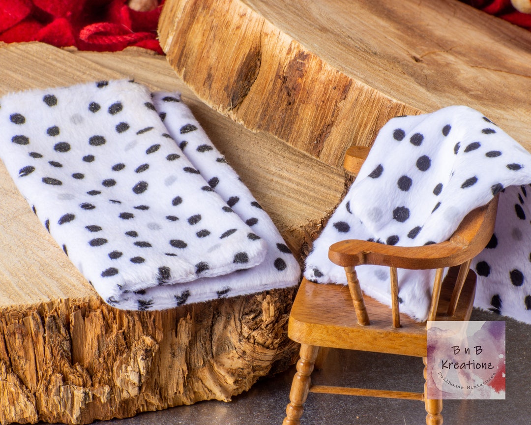 Miniature Blanket Black and Gray Dotted Fuzzy Blanket Dollhouse ...