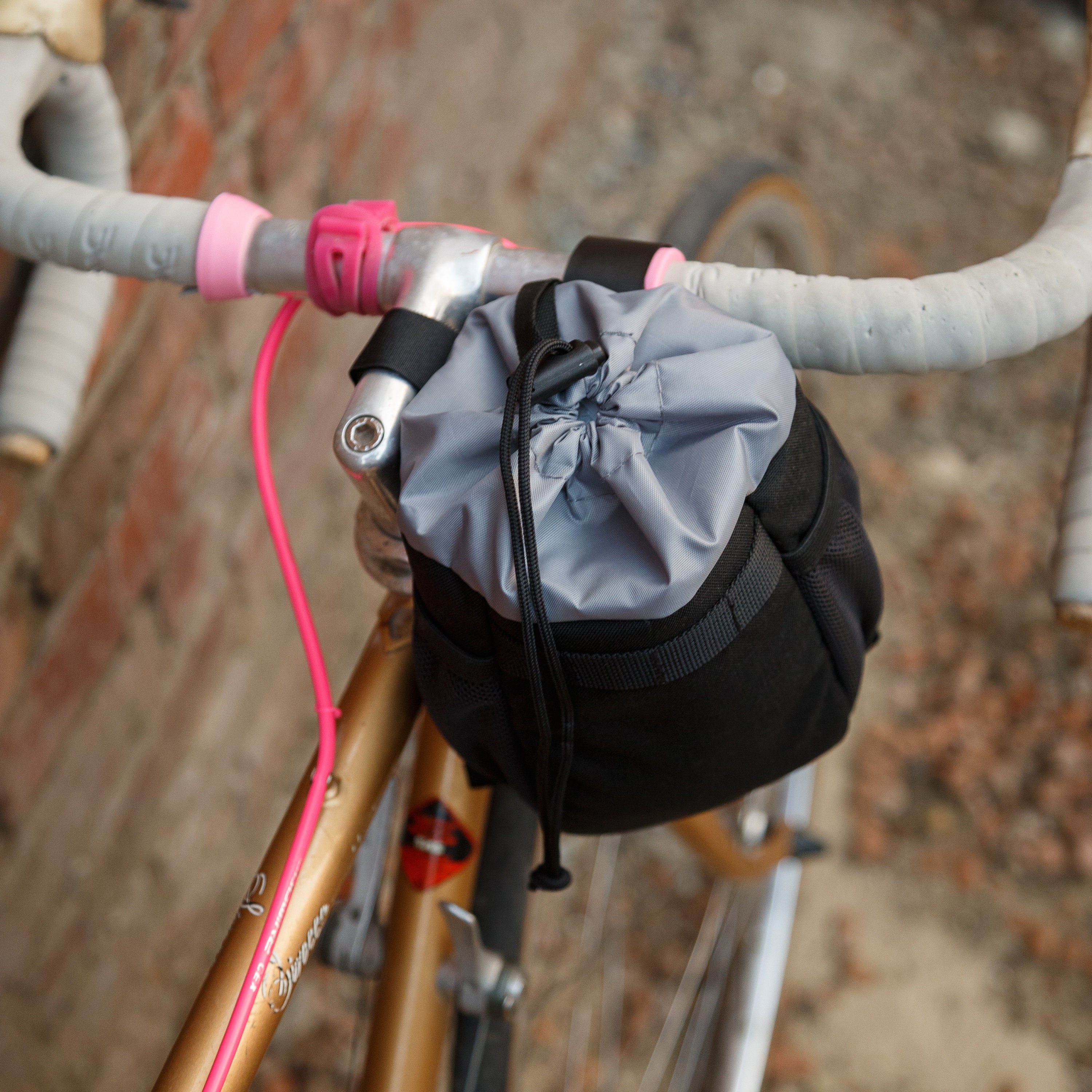 Bike Feed Bag Set – Bikepacking Handlebar Bag, 1.5 Liter - Etsy