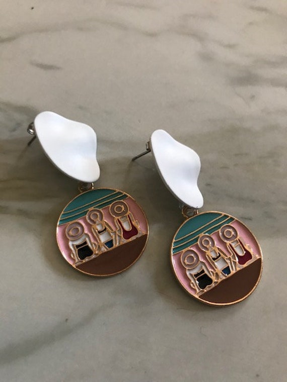 Studs blancos con encanto de las damas de esmalte - Etsy España