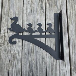 Duck & Ducklings Metal Plant Hanger: Powder Coated Bird Feeder Bracket ...