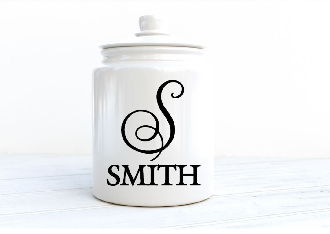Custom Last Name Vinyl Decal: Family Initial - Etsy