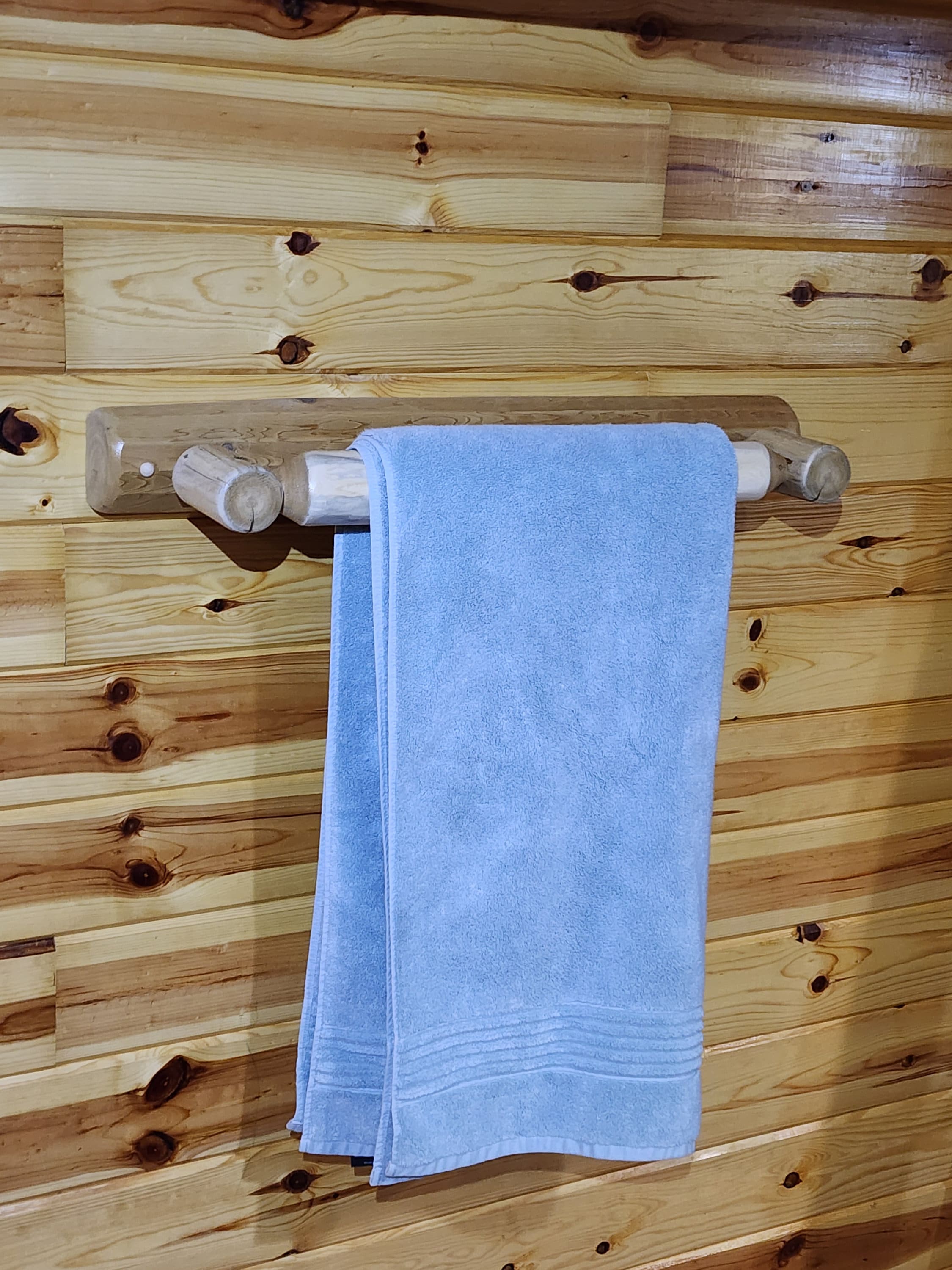 2 Pack Cabin Towel Rack Log Towel Rack 24 Towel Rack, Cabin Furniture ...