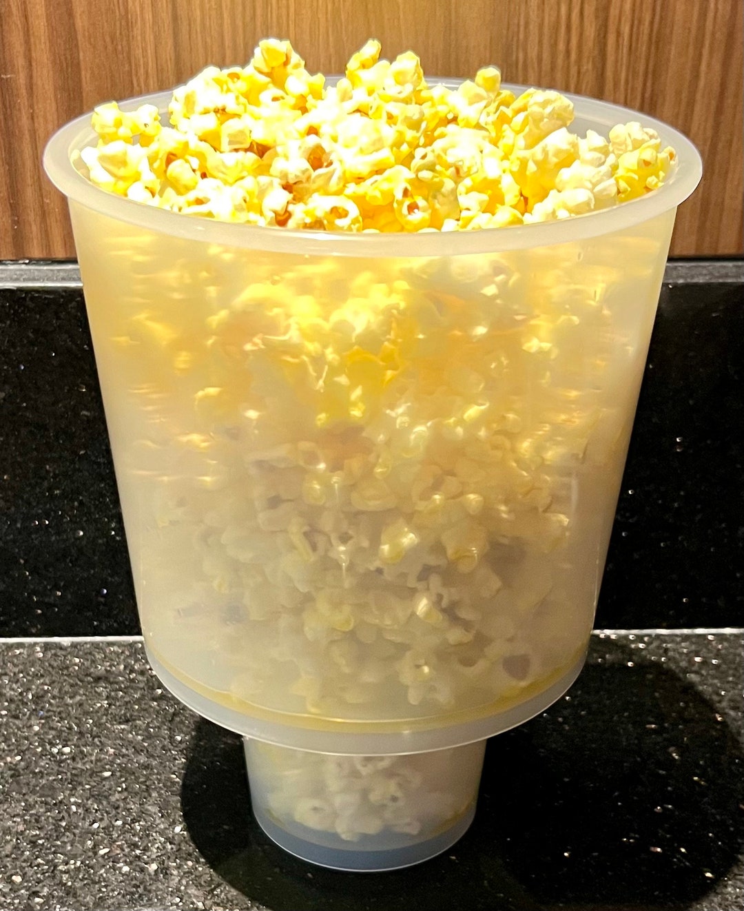 Hands Free Popcorn Bucket , Snack Bucket Sits in Large Cup Holders ...