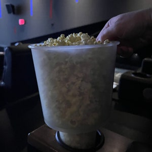 Hands Free Popcorn Bucket , Snack Bucket Sits in Large Cup Holders ...