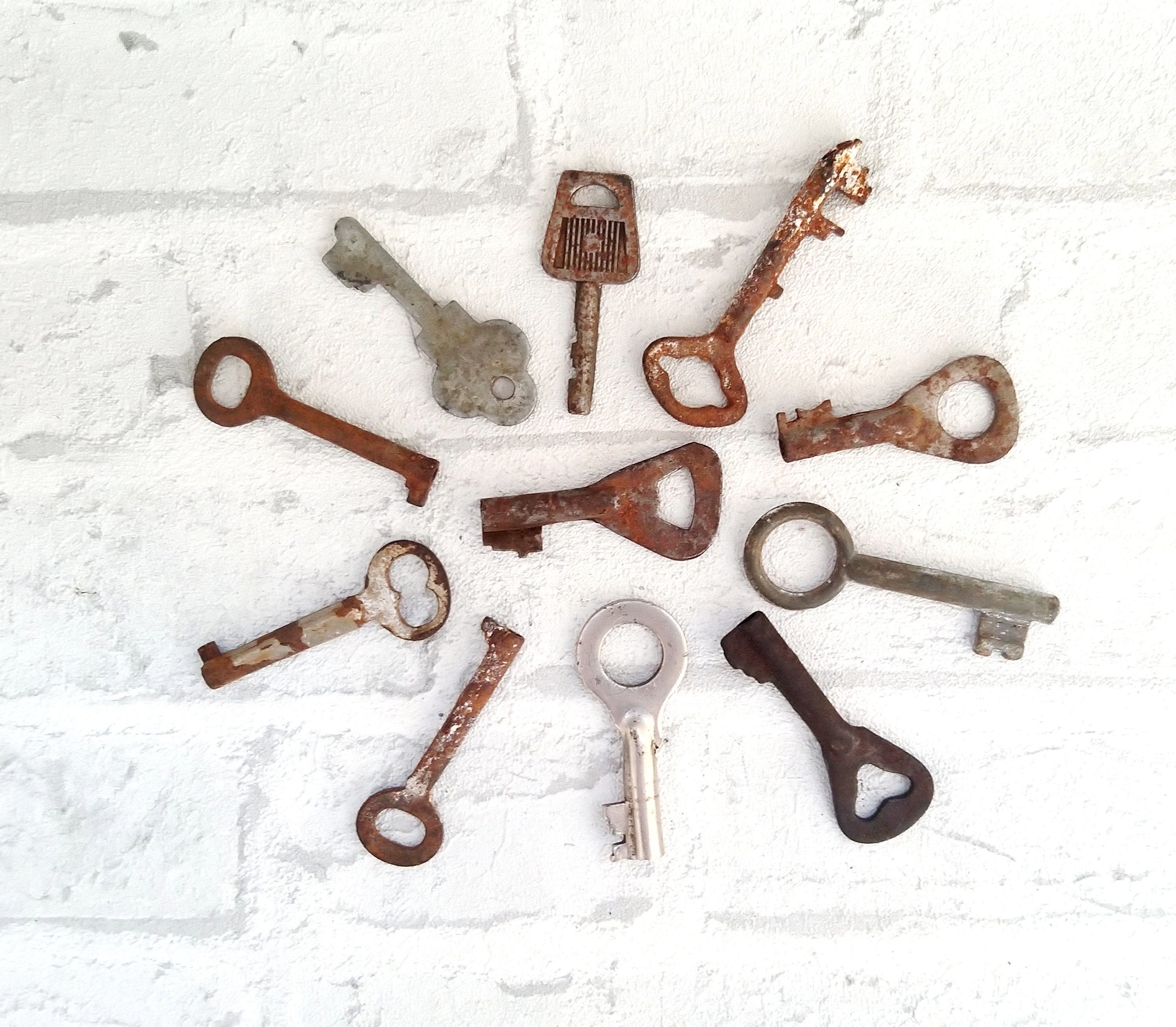 Rustic Keys Vintage Skeleton Key Old Key to the Castle antique | Etsy