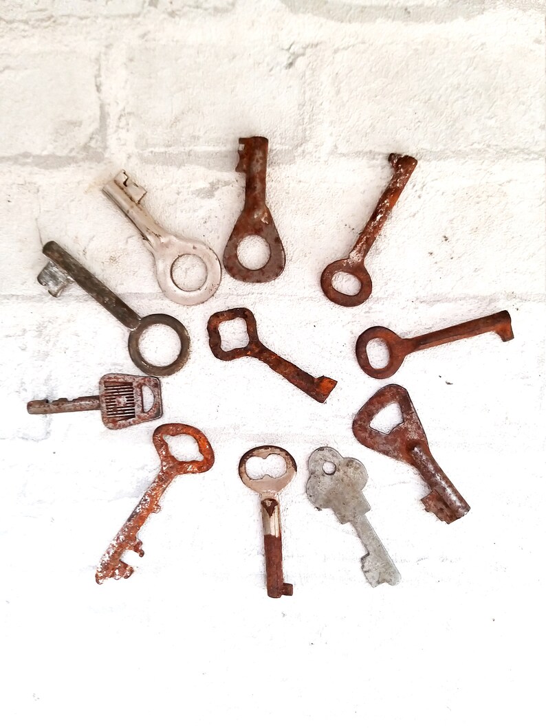 Rustic Keys Vintage Skeleton Key Old Key to the Castle Antique - Etsy