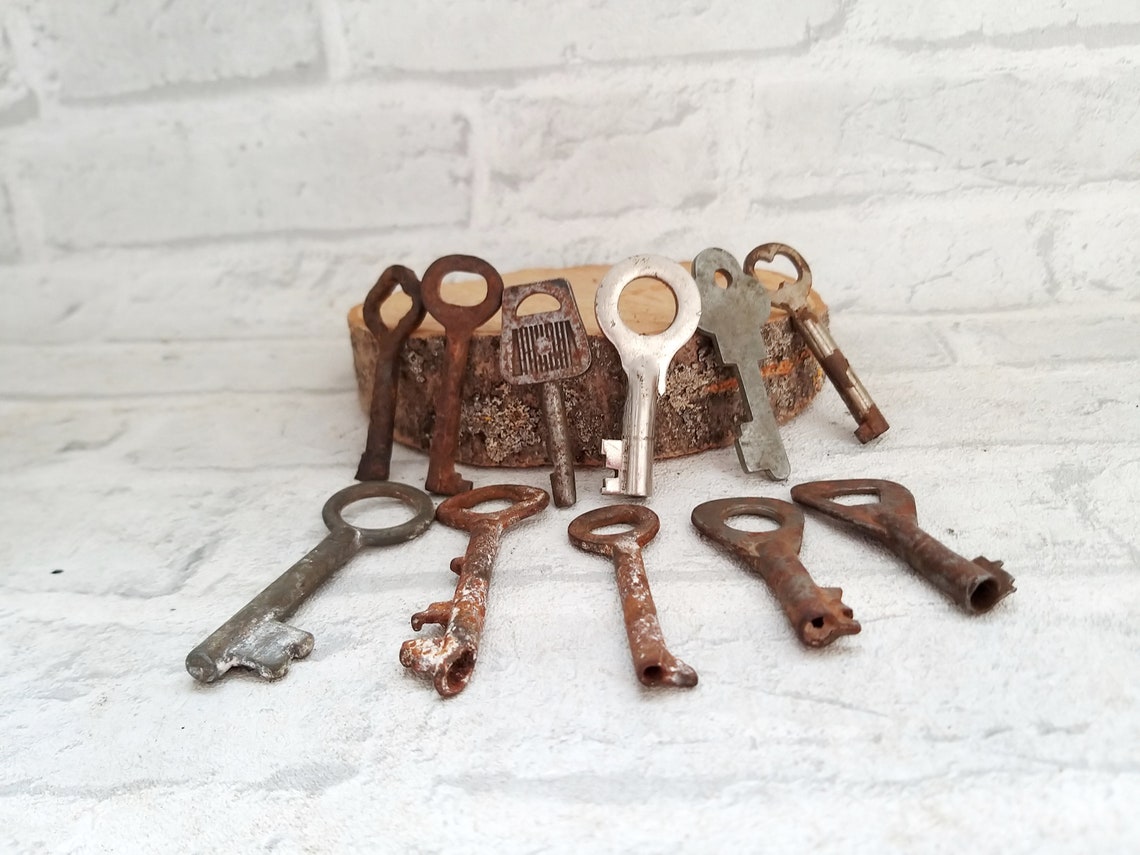 Rustic Keys Vintage Skeleton Key Old Key to the Castle Antique - Etsy