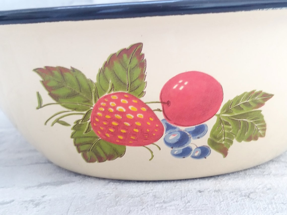 Fruit bowl kitchen enamelware cherry Bowl STRAWBERRy print | Etsy
