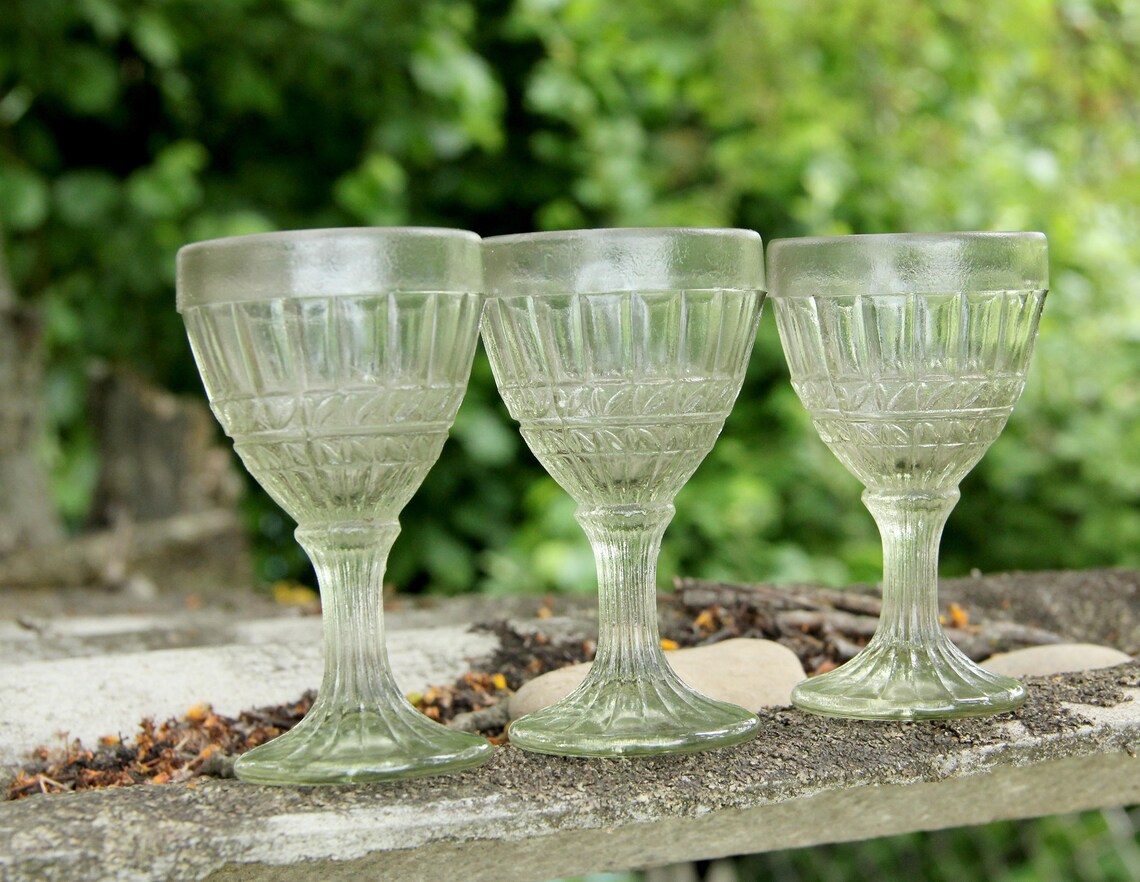 Set of 3 Small Drinking Cups Collectible Drinkware Vintage - Etsy