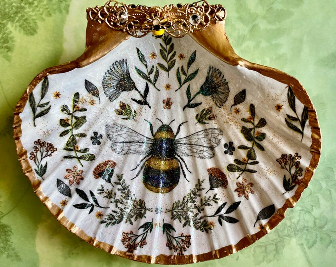 Bee on Scallop Shell, Jewelry Dish, Painted Shell, Trinket Dish ...