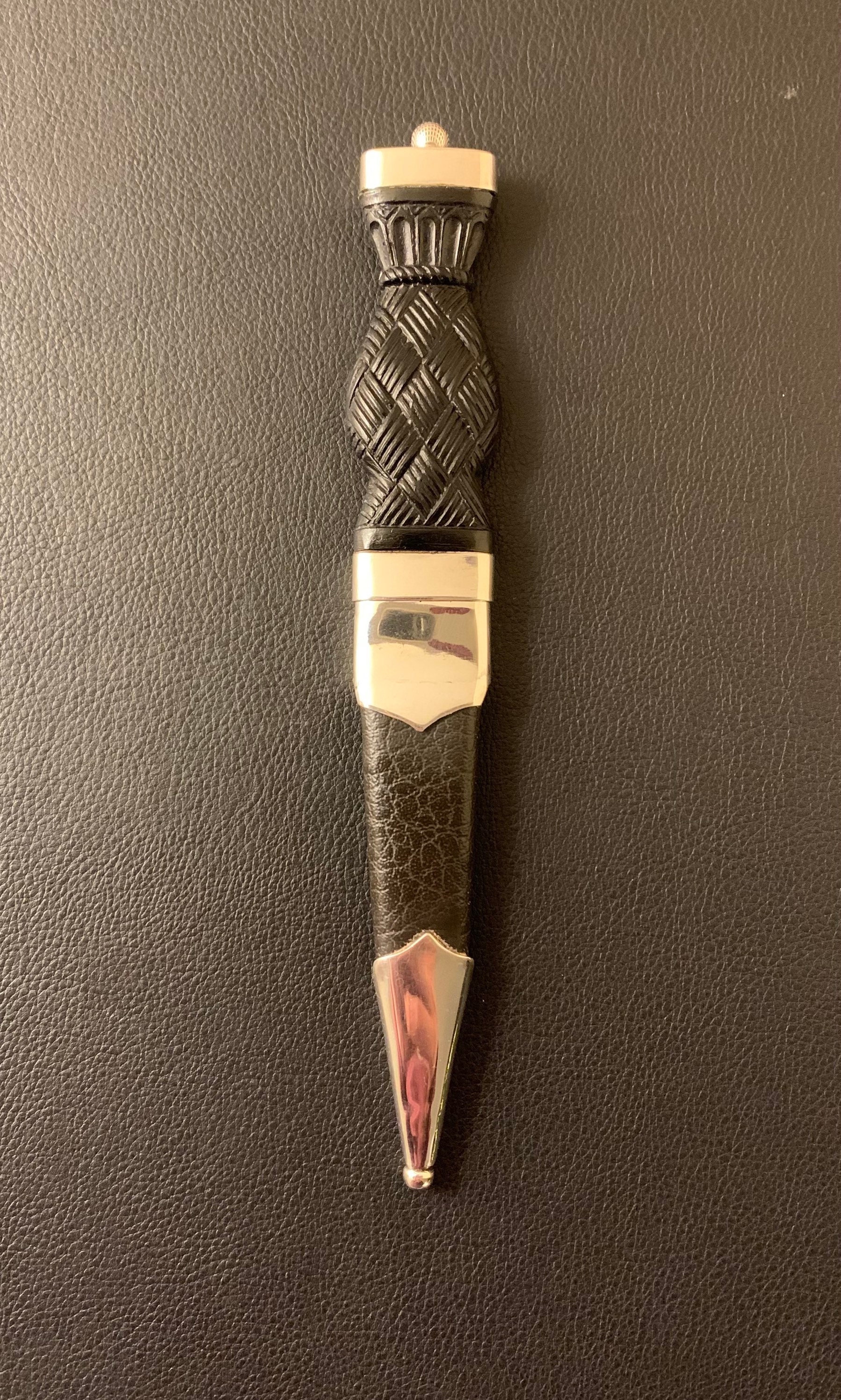 Sgian Dubh Pronunciation Of