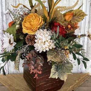 Earth Tone Vase With Floral Arrangementsummer Floral ...