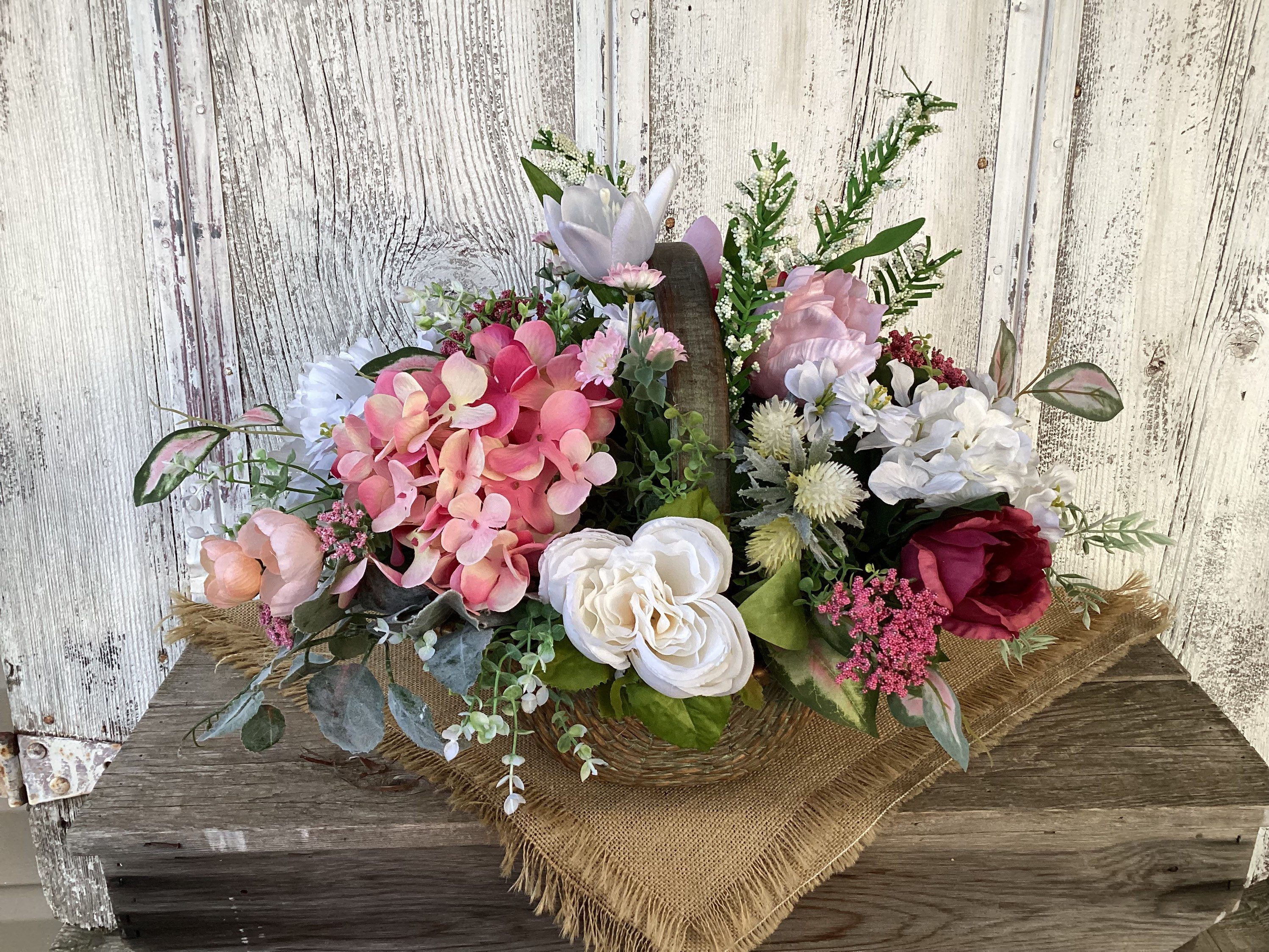 Circular Shaped Flower Arrangement