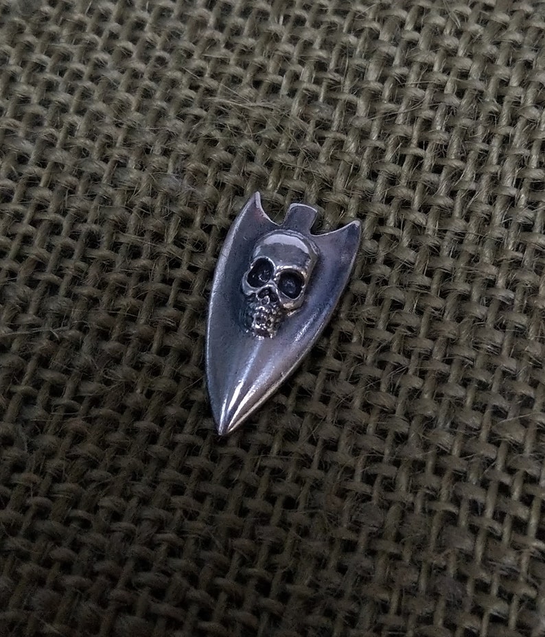 Silver Skull on Arrow Pin Badge Halloween Skull Arrow Pin - Etsy