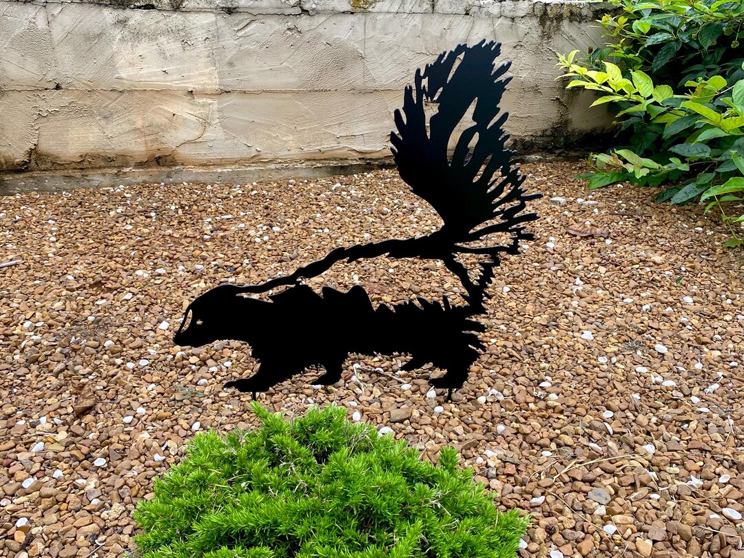 Metal Skunk Garden Decoration- Unique Yard Art- Woodland Animals ...