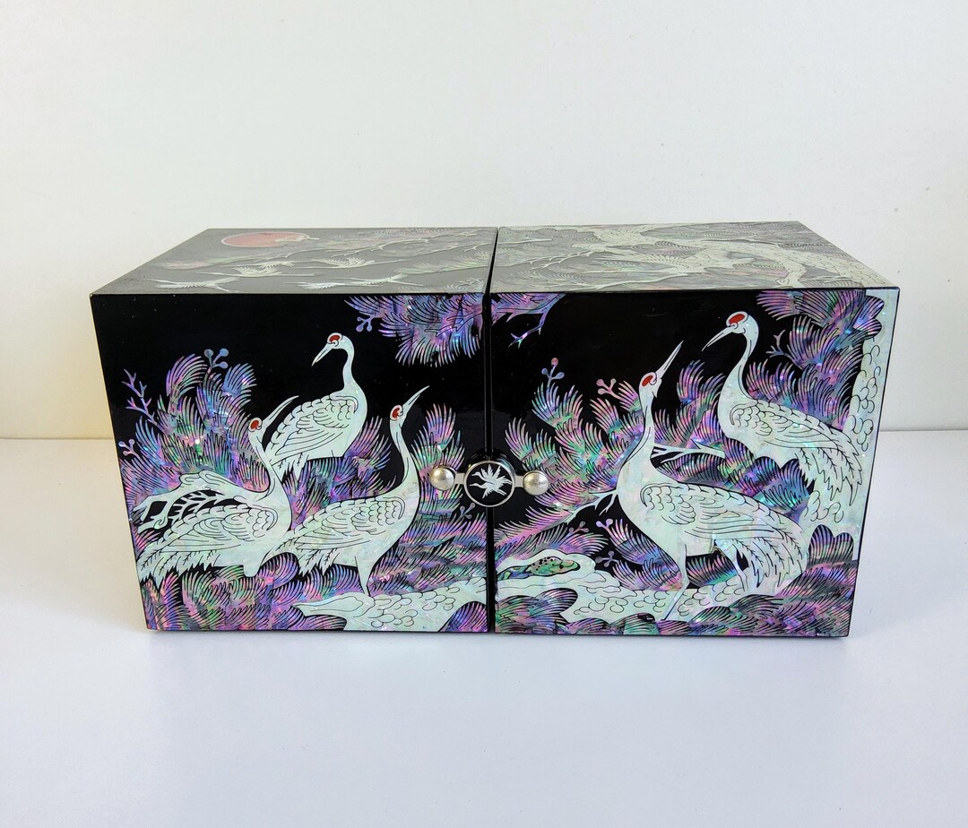 Najeon Chilgi Folding Jewellery Cabinet. Korean Laquerware Inlaid With ...
