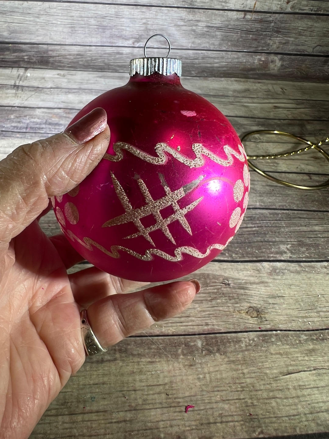 Vintage Hot Pink Shiny Brite Christmas Stencil Ornament Dots Cross Hatch Lines Zig Zags in White ...