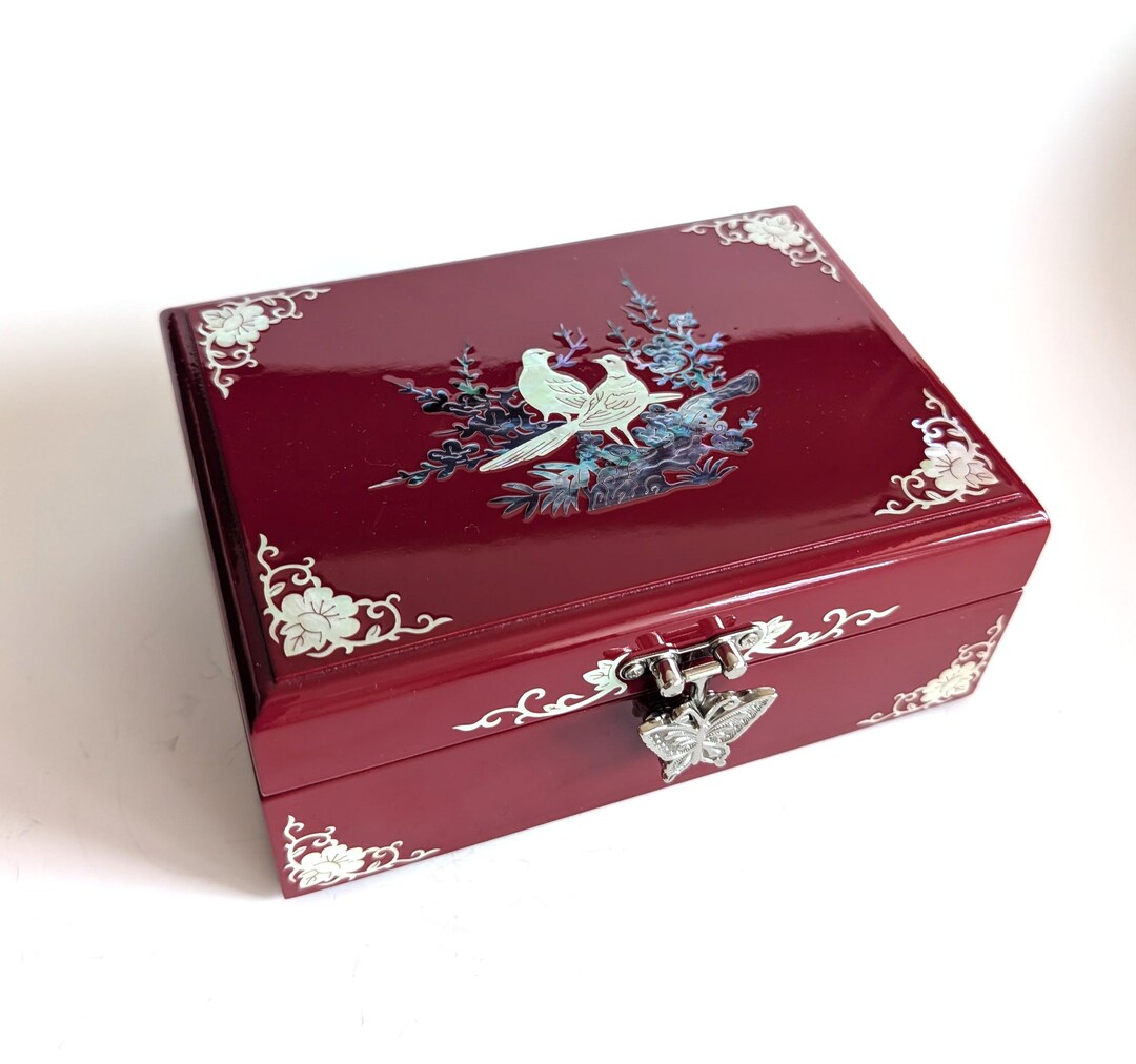 Korean Najeonchilgi Art Lacquered Red Mother of Pearl Inlay King Star ...