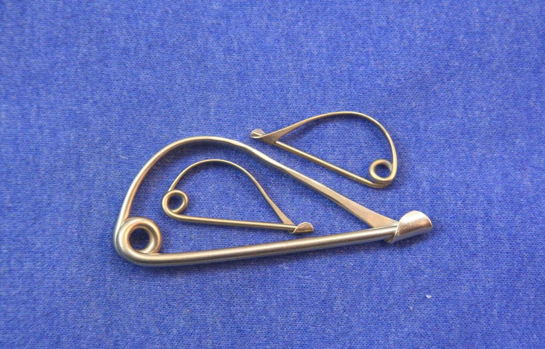 Twisted Wire Fibula/'safety Pins' - Etsy