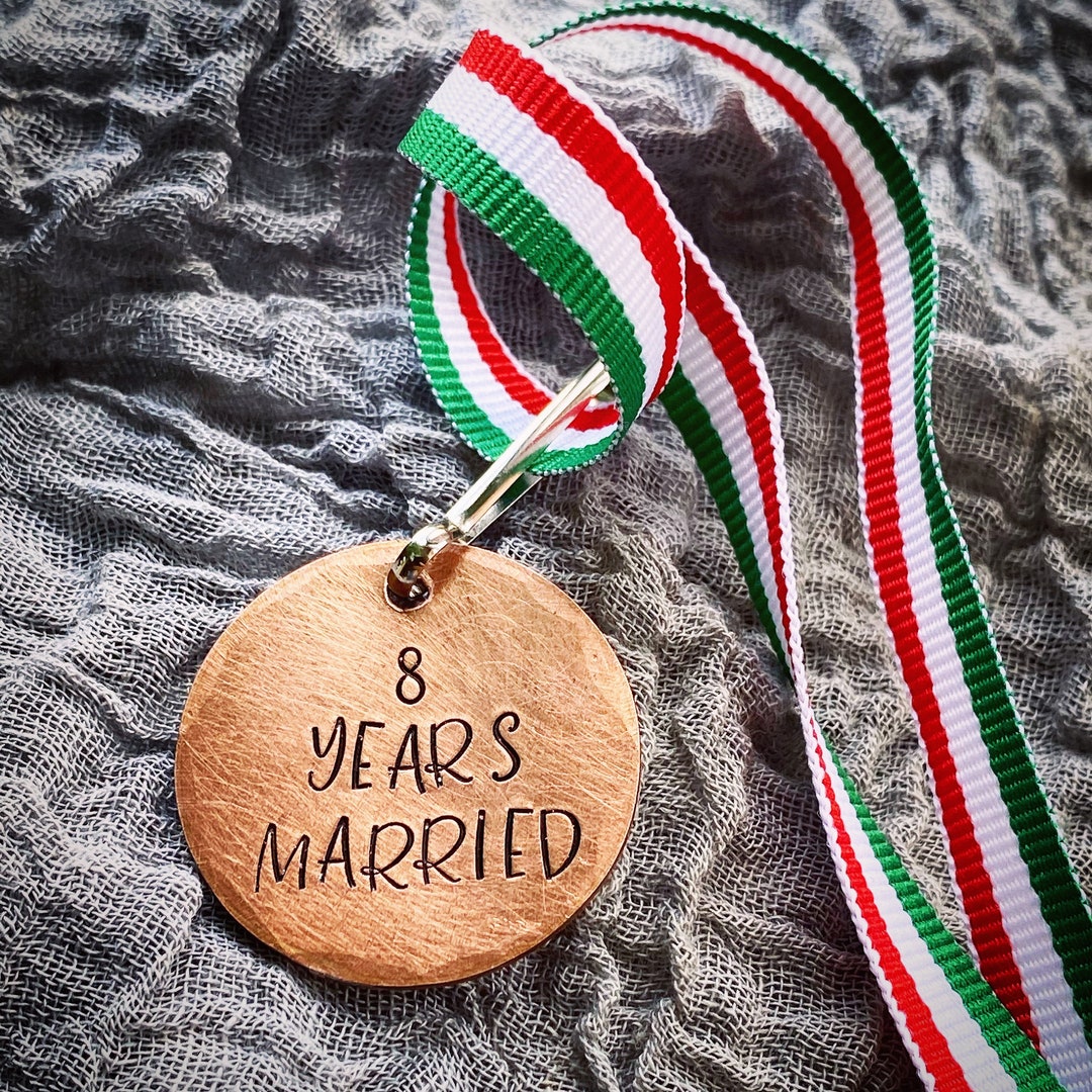 8 YEARS MARRIED Hand Stamped Medal Award. Traditional Bronze - Etsy