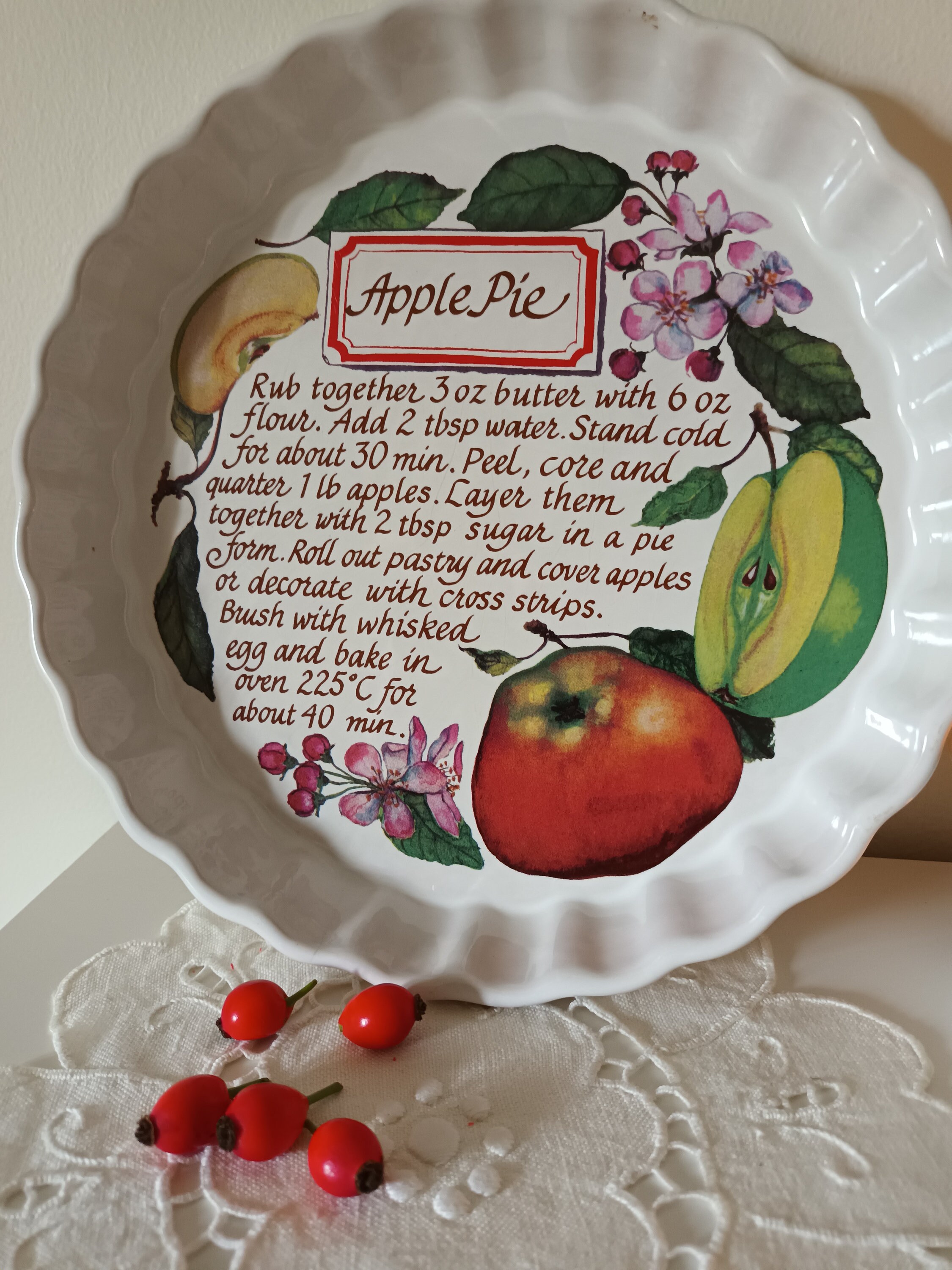 Vintage Pie Form Ceramic Form With Pictures of Apples and a - Etsy