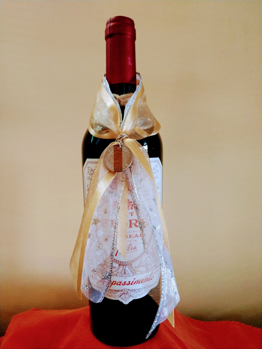 O9 Wine Topper Ornament - Etsy