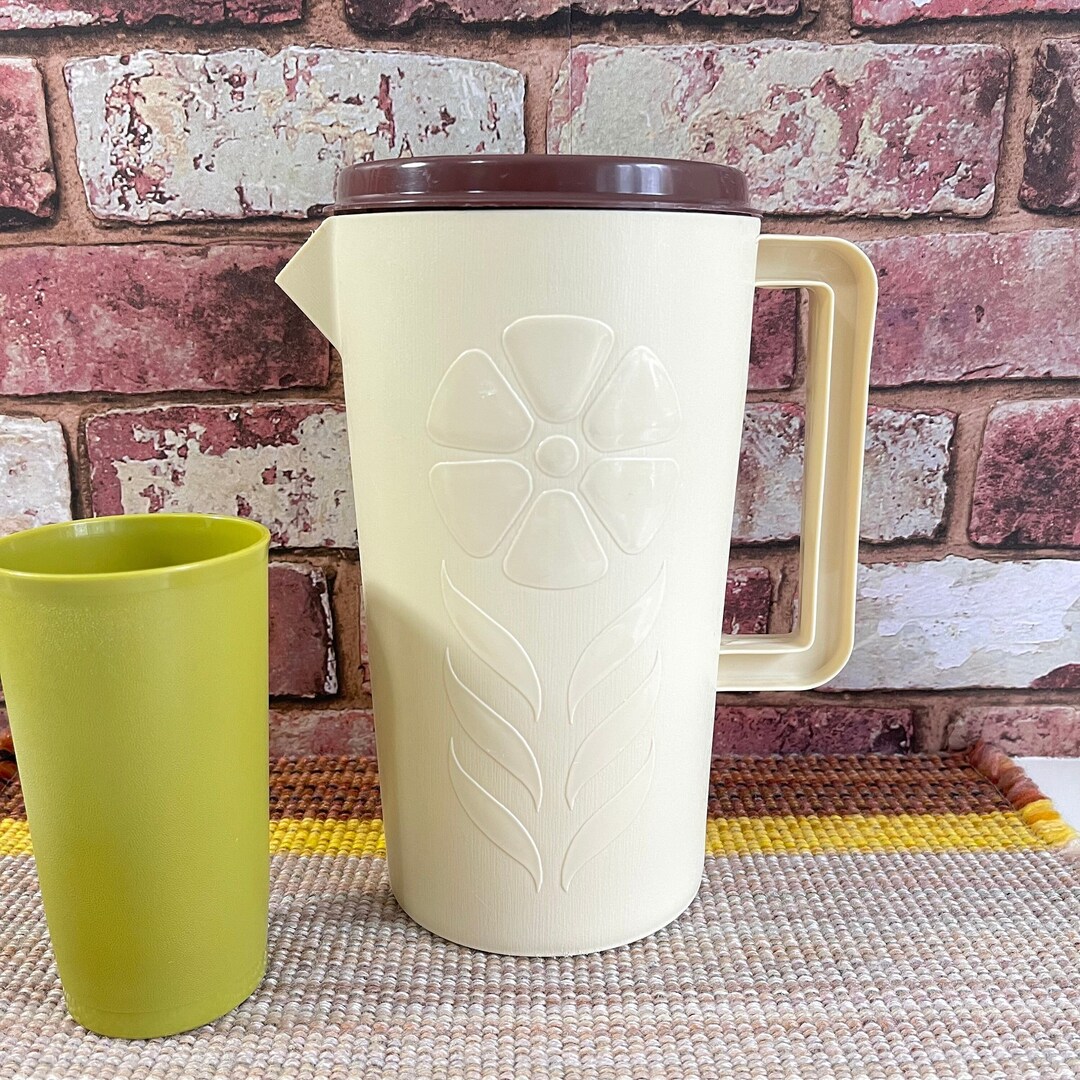 Vintage Sterilite Plastic Pitcher 441 / Retro Sterilite Beige and Brown ...
