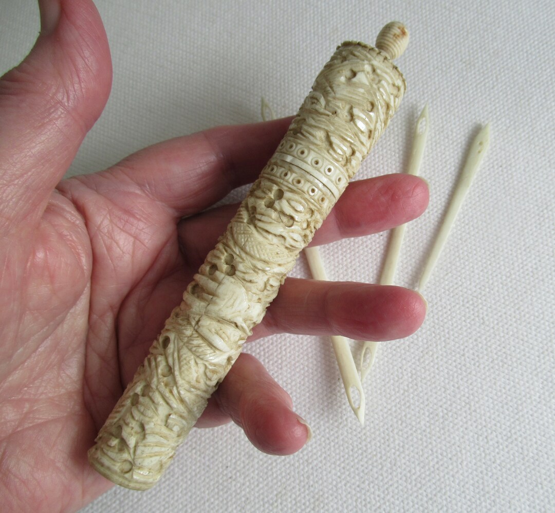 Late 1800s Carved Bone Case With 2 Netting Gauges, One Bodkin and One ...