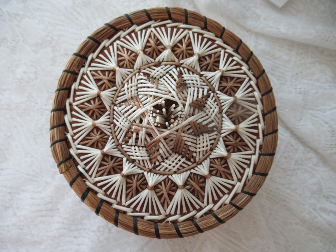 Quill Basket. First Nations Northern Ontario 4 1/8 Inch Diameter ...