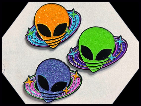 Alien Enamel Pin - Etsy