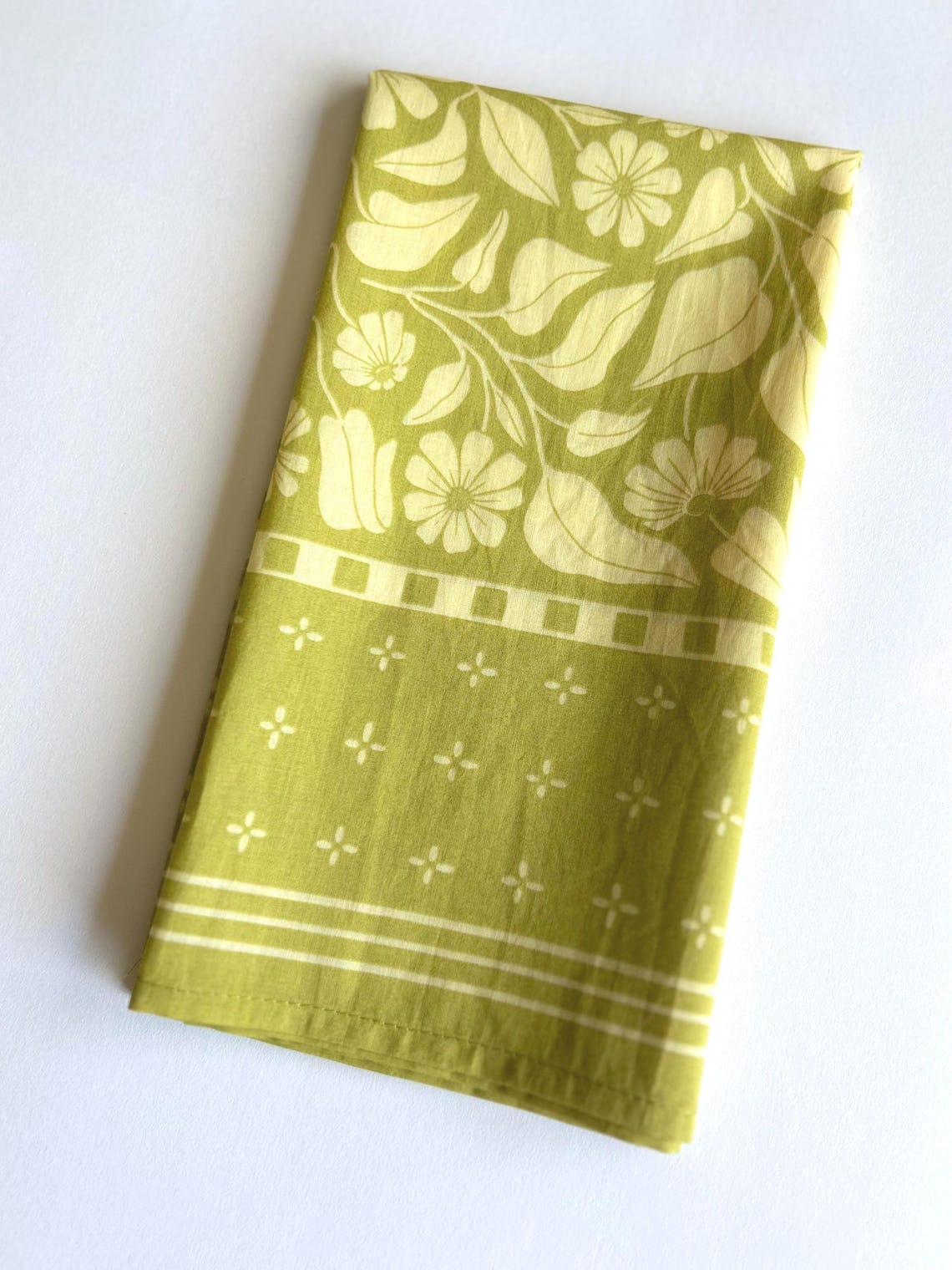 Meadow of Daisies Bandana | Illustrated, Floral Design | 100% Cotton ...