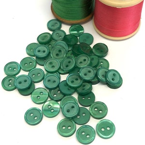 20 X 10mm (16L) Green Two Hole Buttons, Green Buttons, Sewing, Knitting ...