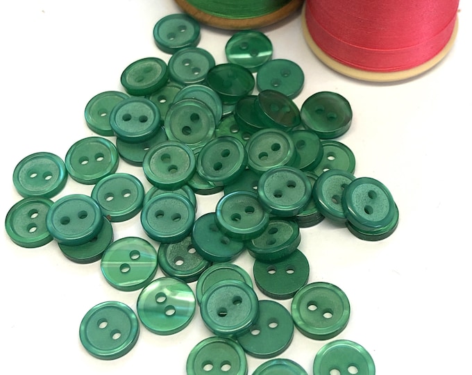 20 X 10mm 16L Green Two Hole Buttons, Green Buttons, Sewing, Knitting ...