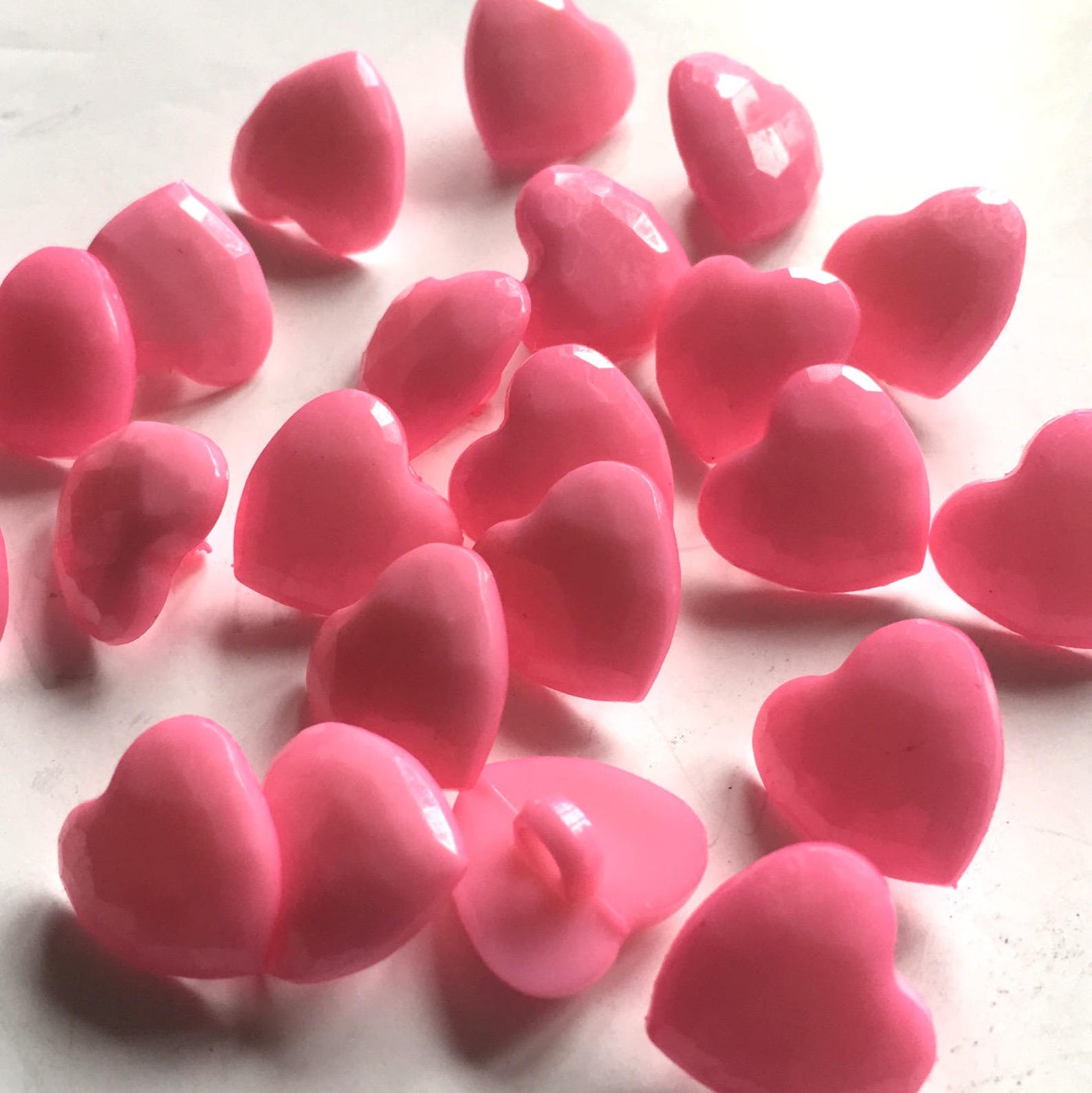 10 Pink Heart Buttons Faceted Heart Buttons Pink Buttons - Etsy