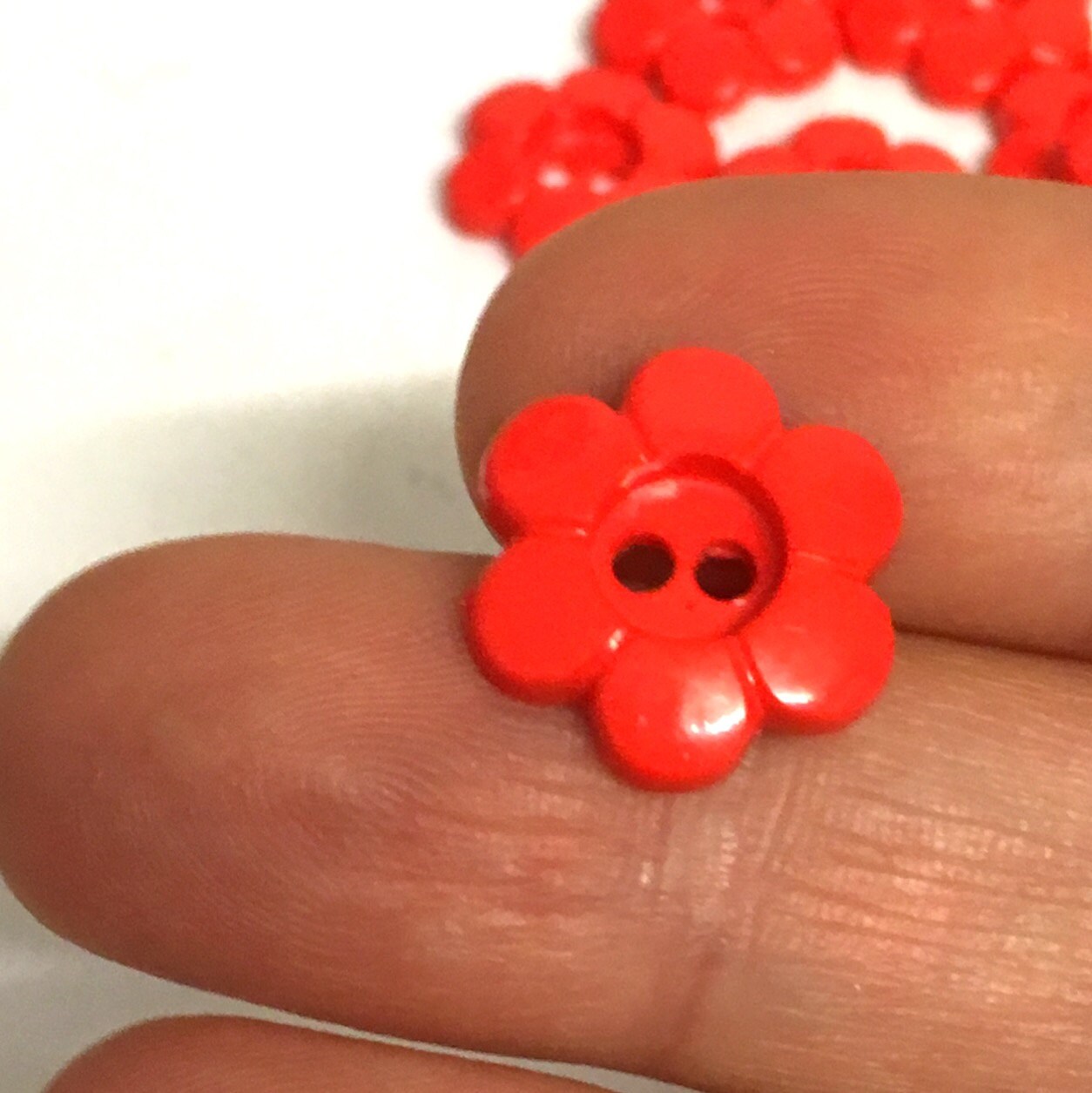 Red Flower Buttons: 15mm Plastic Novelty Buttons, Pack of 10 - Etsy UK