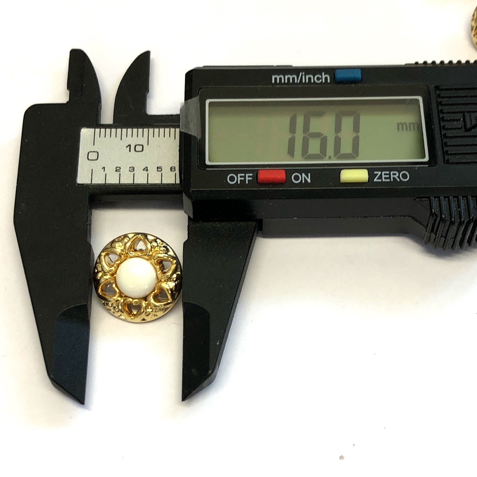 10 White and Gold Fancy Shank Buttons Gold Metallic Heart | Etsy